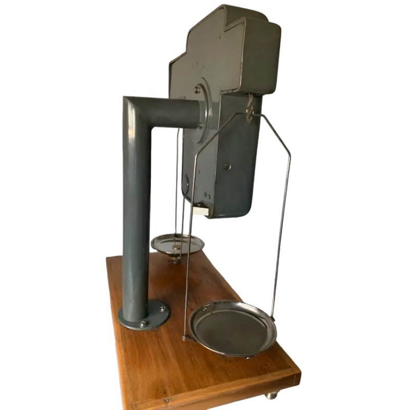 Mid-Century Swiss Precision Scale by Keller, 1944 for sale at Pamono