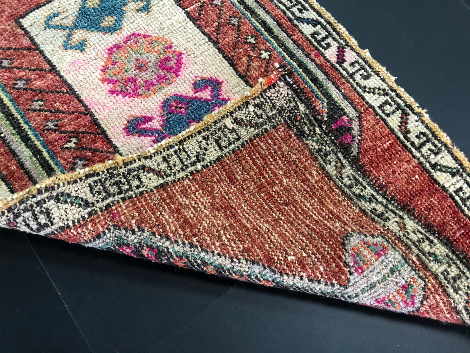 Small Turkish Handmade Rug, 1960s for sale at Pamono