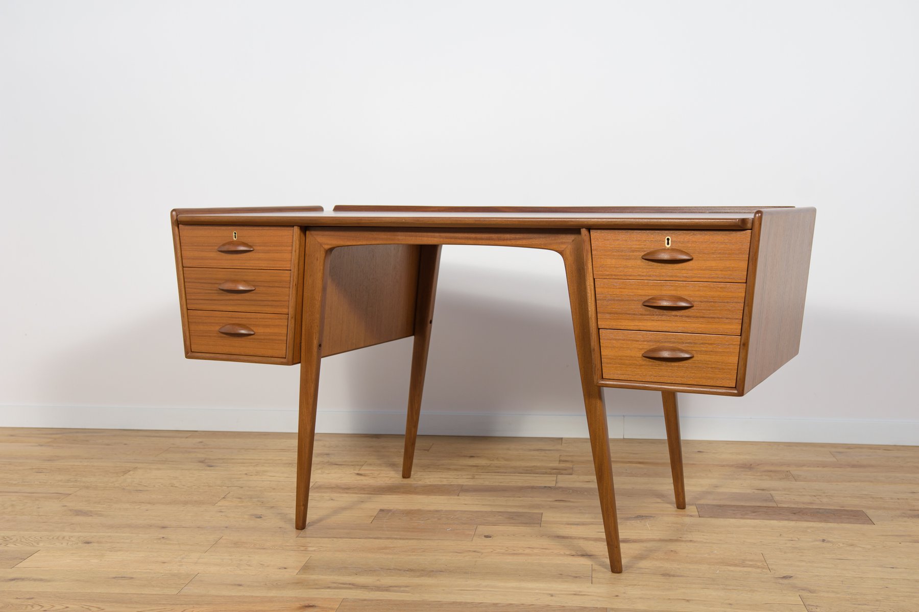 Bureau Mid-Century en Teck par Svante Skogh pour Ab Möbelfabriken ...