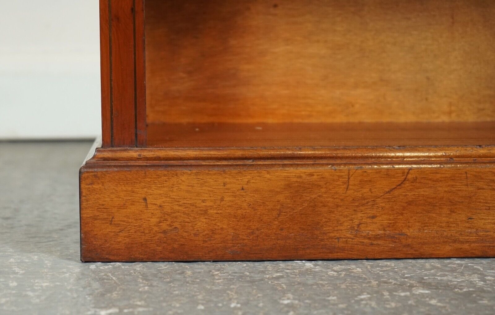 Sheraton Inlaid Yew Wood Double Dwarf Open Bookcase for sale at Pamono