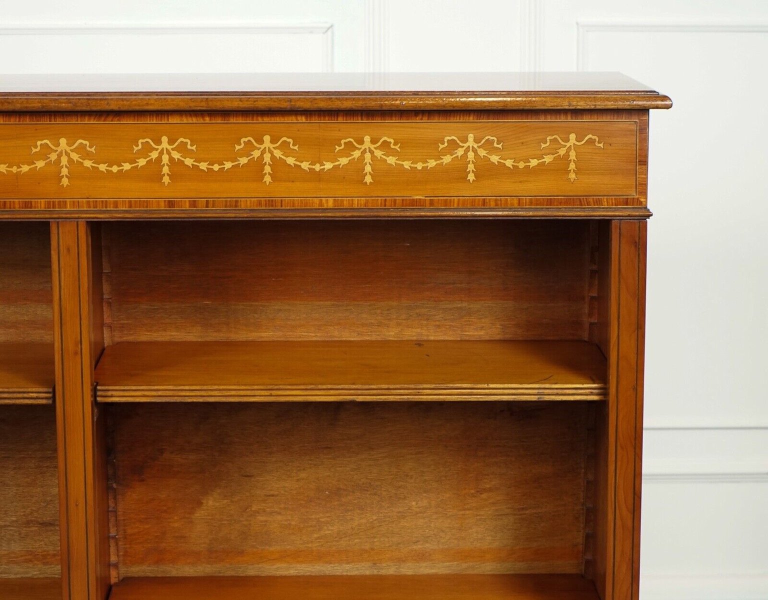 Sheraton Inlaid Yew Wood Double Dwarf Open Bookcase for sale at Pamono