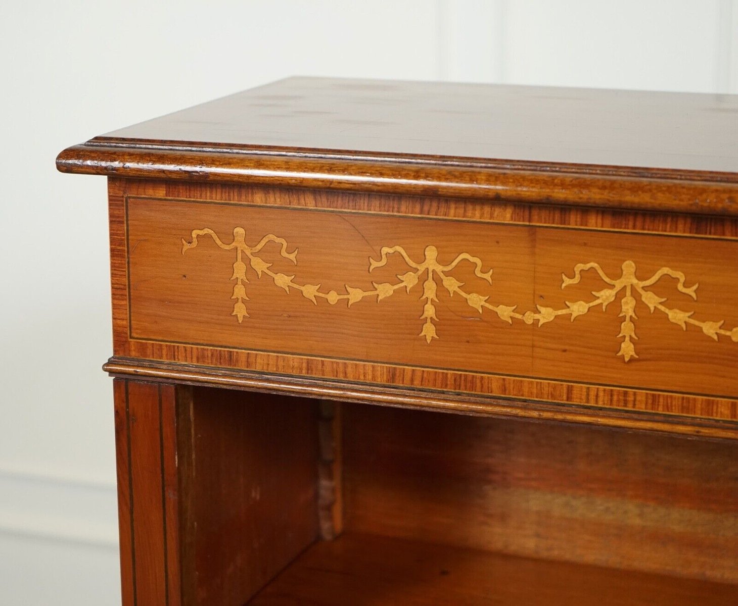 Sheraton Inlaid Yew Wood Double Dwarf Open Bookcase for sale at Pamono