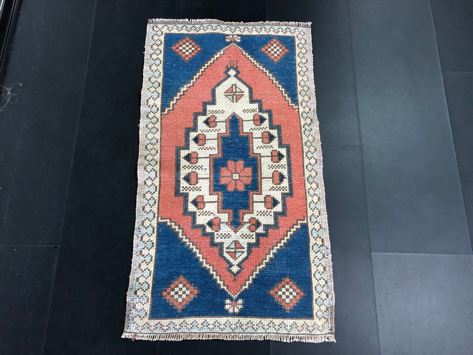 Small Turkish Natural Wool Rug, 1960s for sale at Pamono