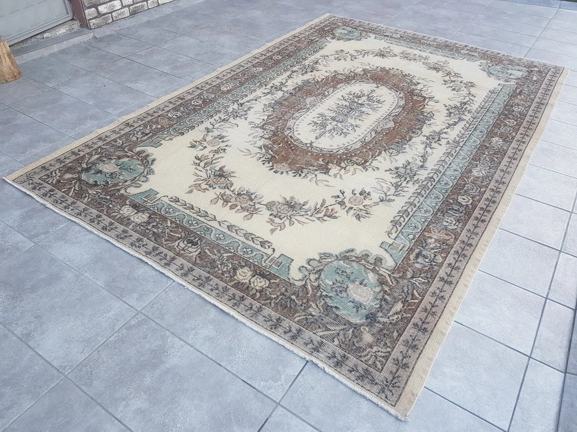 Traditional Medallion Design Rug, 1960s for sale at Pamono