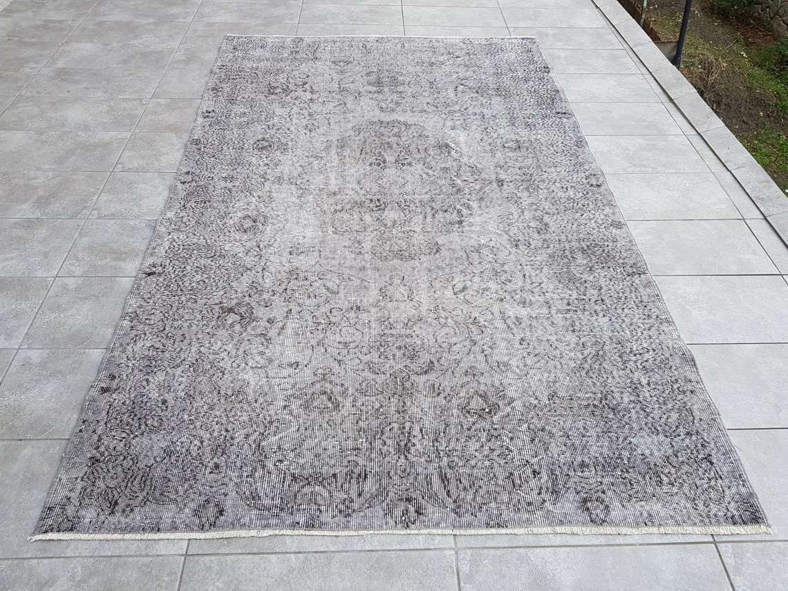 Turkish Gray Rug, 1960s for sale at Pamono