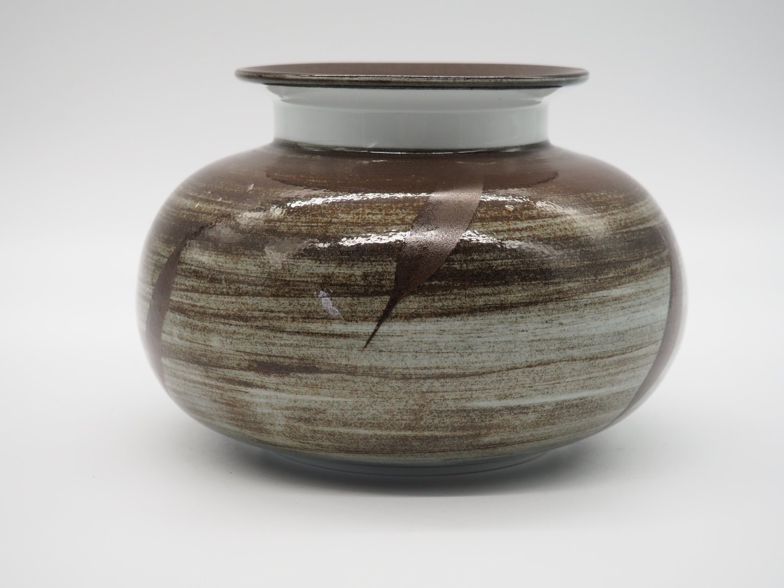 Vintage Swedish Nordic Handmade Porcelaine Vase by Suzanne Öhlèn for ...