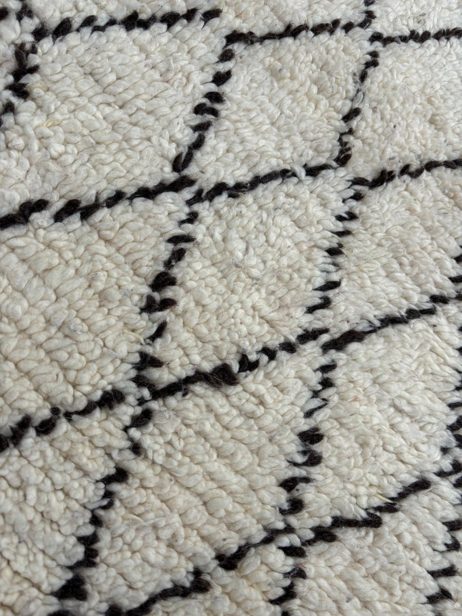 Moroccan Traditional Berber Beni Ouarain Wool Rug, 1990s for sale at Pamono