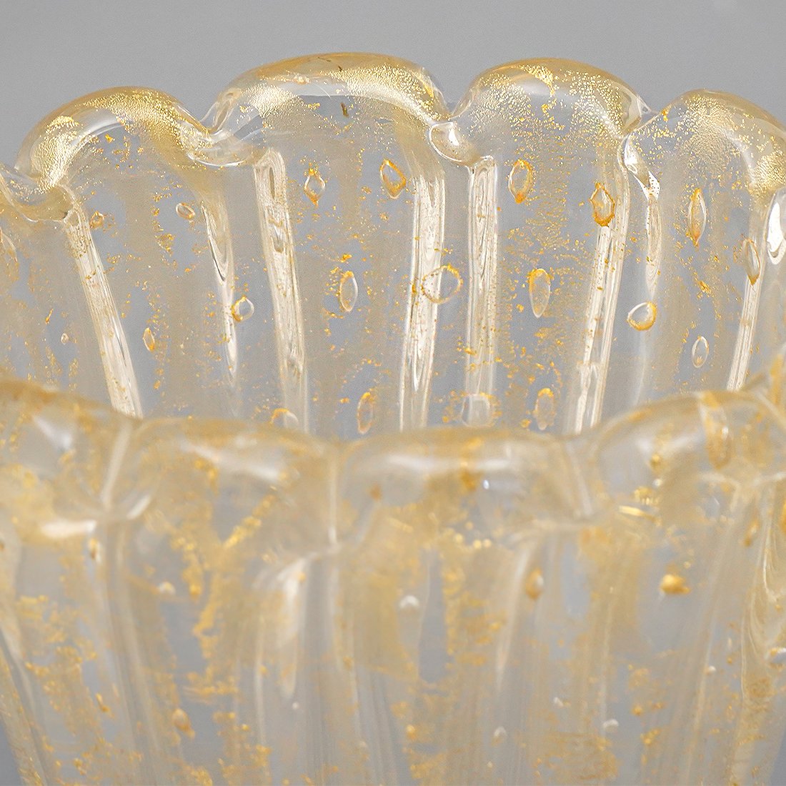 Ribbed Vase with Gold Inclusions by Archimede Seguso, 1950s for sale at ...