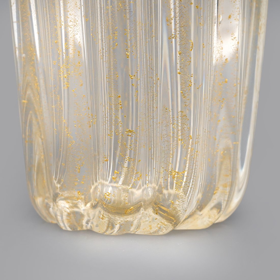 Ribbed Vase with Gold Inclusions by Archimede Seguso, 1950s for sale at ...