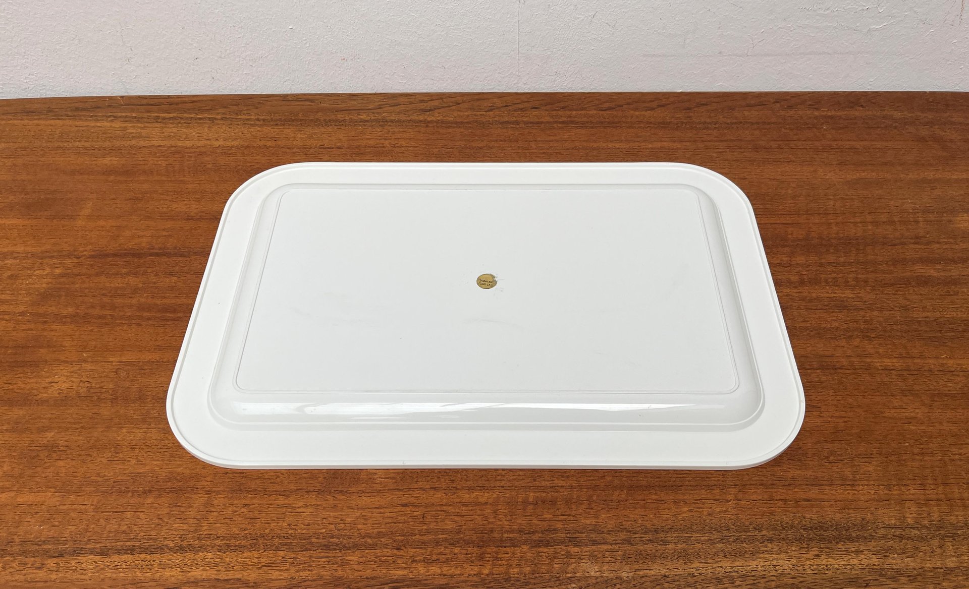 Postmodern Italian Plastic Tray from Guzzini, 1980s for sale at Pamono