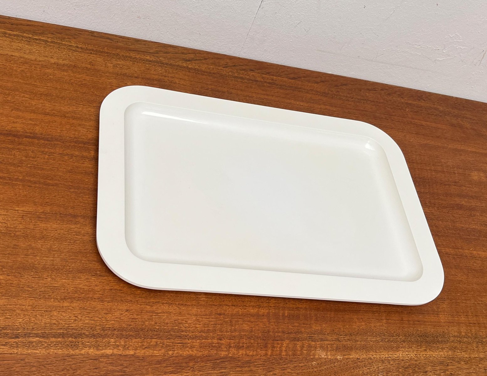 Postmodern Italian Plastic Tray from Guzzini, 1980s for sale at Pamono