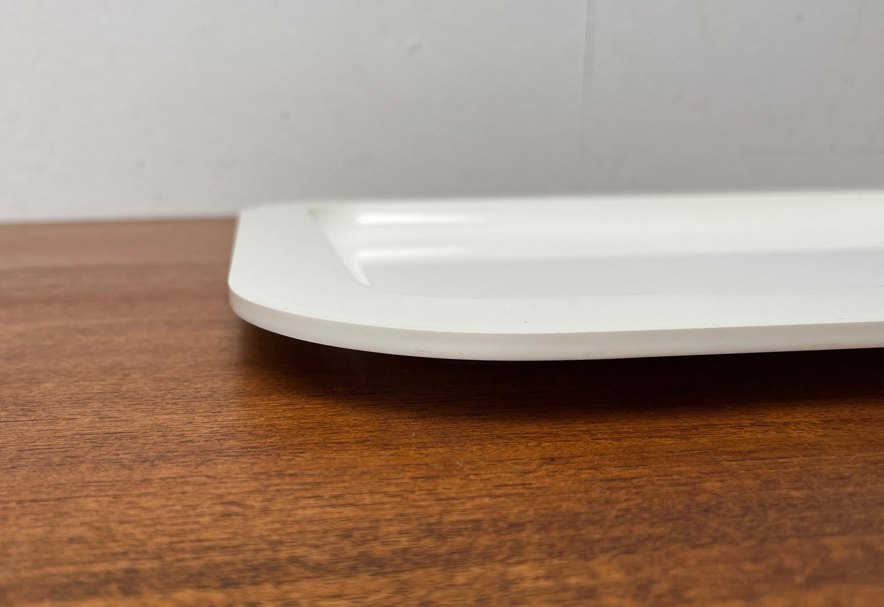 Postmodern Italian Plastic Tray from Guzzini, 1980s for sale at Pamono
