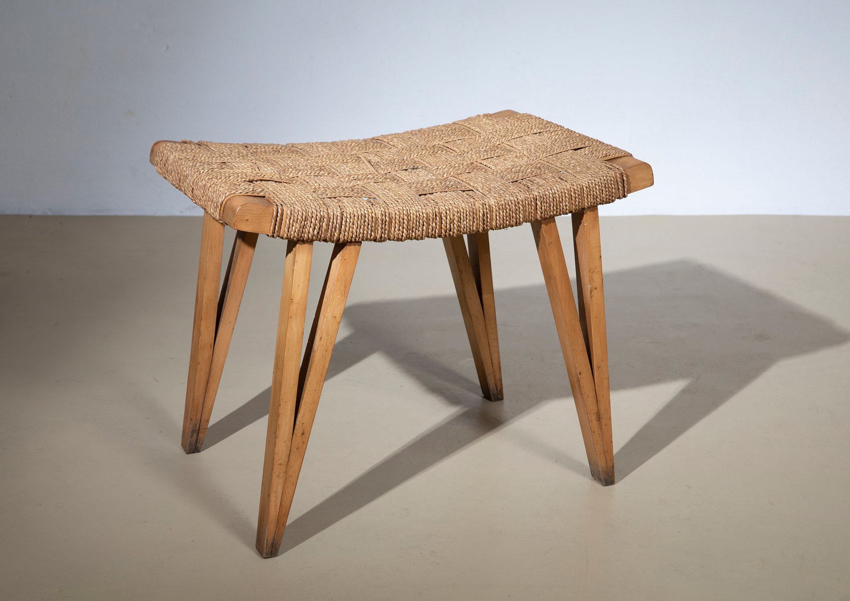 Hocker aus Holz & gewebtem Seil von Augusto Romano, Italien, 1940er ...