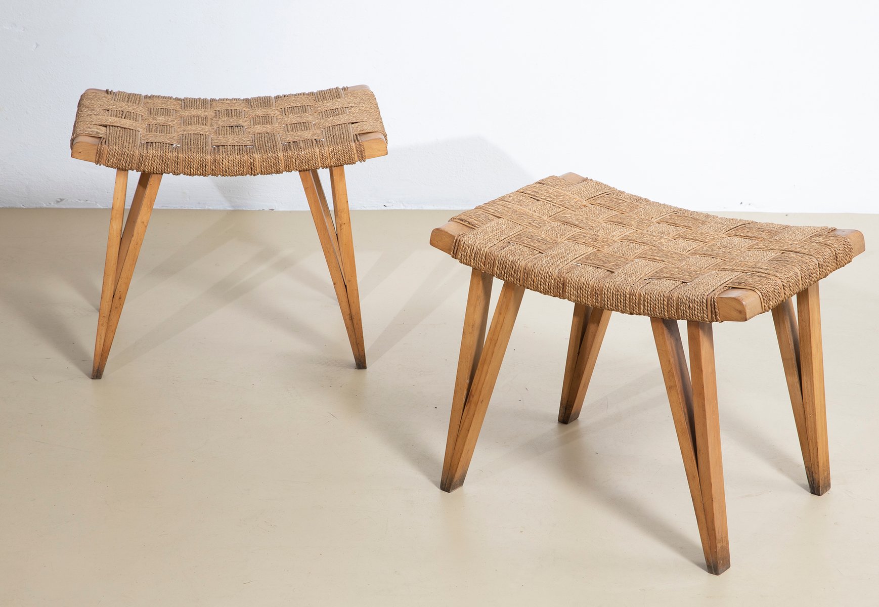 Hocker aus Holz & gewebtem Seil von Augusto Romano, Italien, 1940er ...