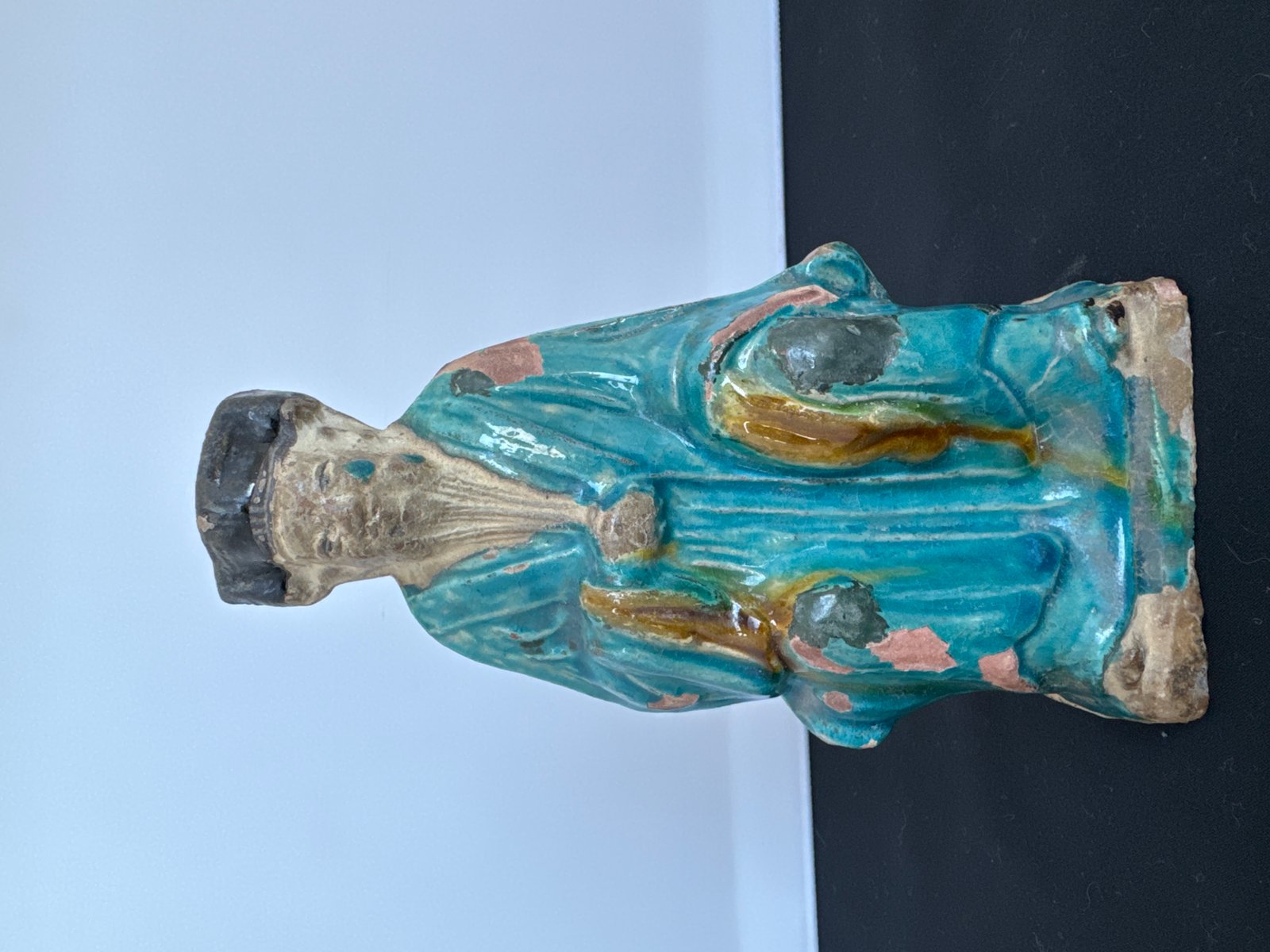 Enamelled Terracotta Statuette of a Wise Man, China for sale at Pamono