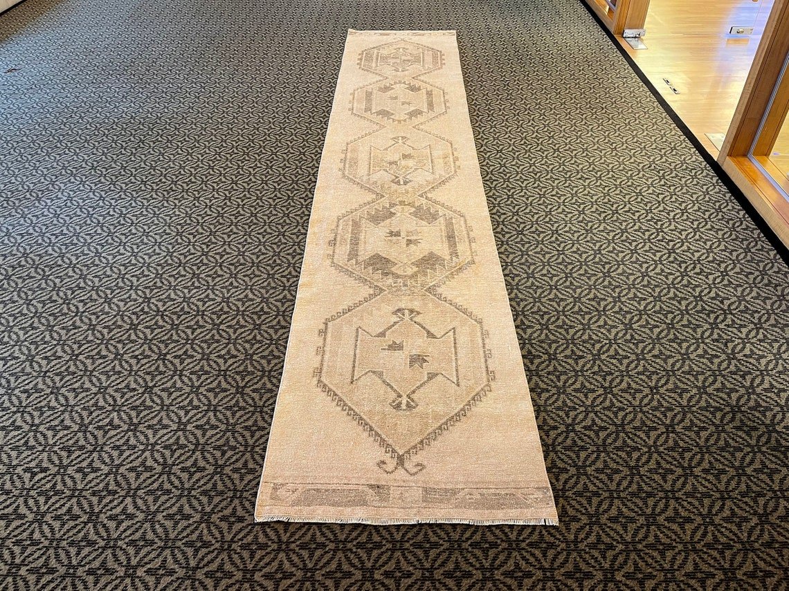 Handmade Pastel Beige Hallway Runner, 1980s for sale at Pamono