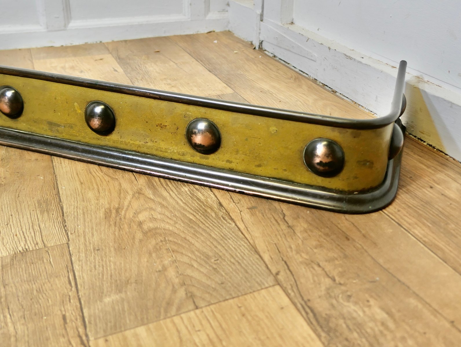 Victorian Arts and Crafts Brass and Copper Fender for sale at Pamono