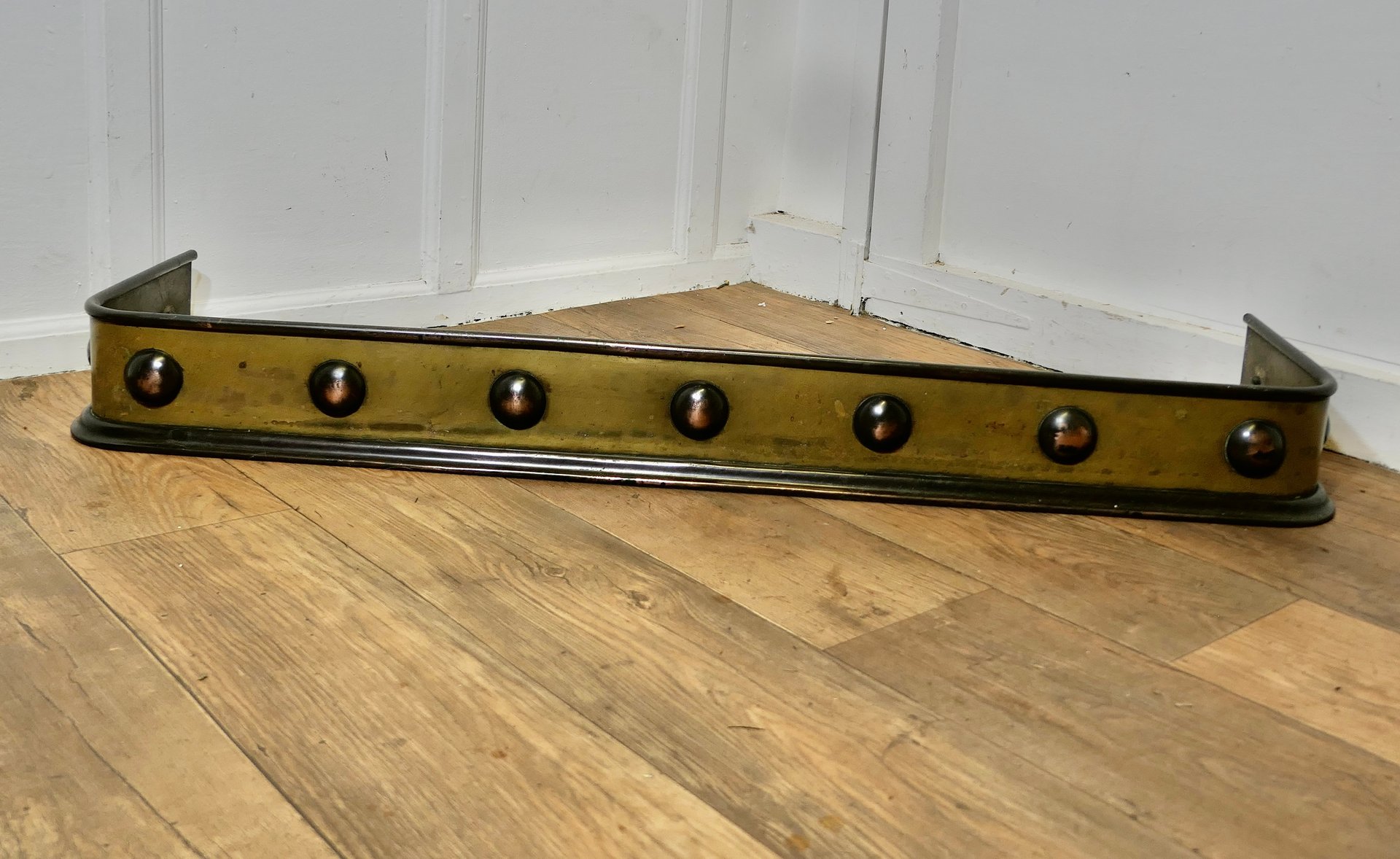 Victorian Arts and Crafts Brass and Copper Fender for sale at Pamono