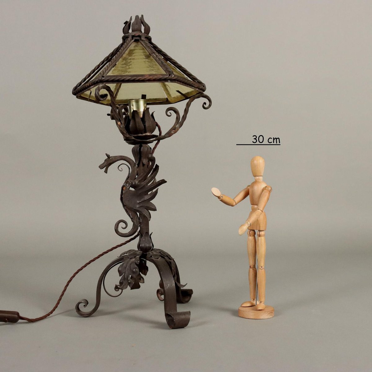 Antique Neo-Renaissance Style Table Lamp in Iron for sale at Pamono