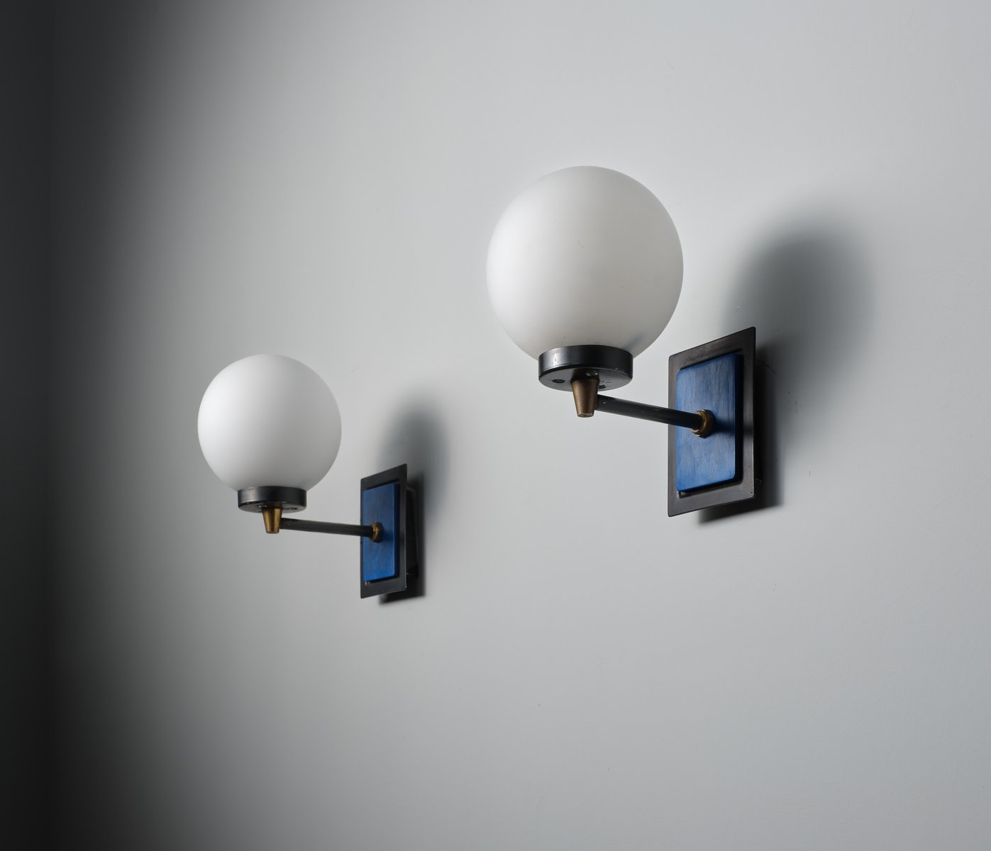 Mid-Century Italian Wall Sconces, 1950s, Set of 2 for sale at Pamono