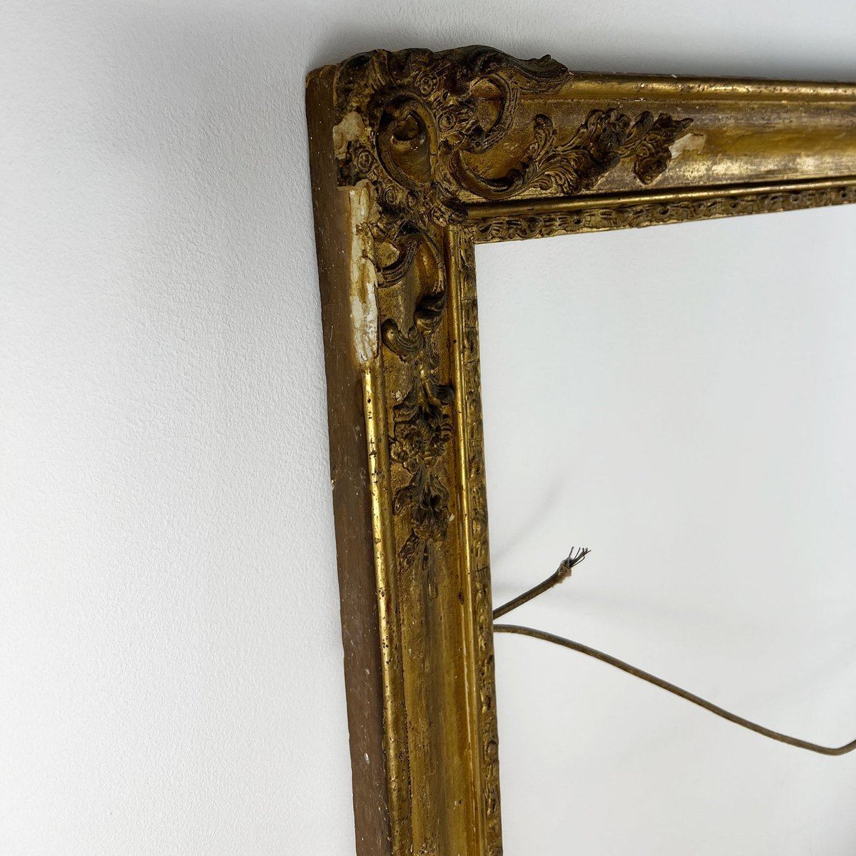 Large Antique Gilt Wooden Frame for sale at Pamono