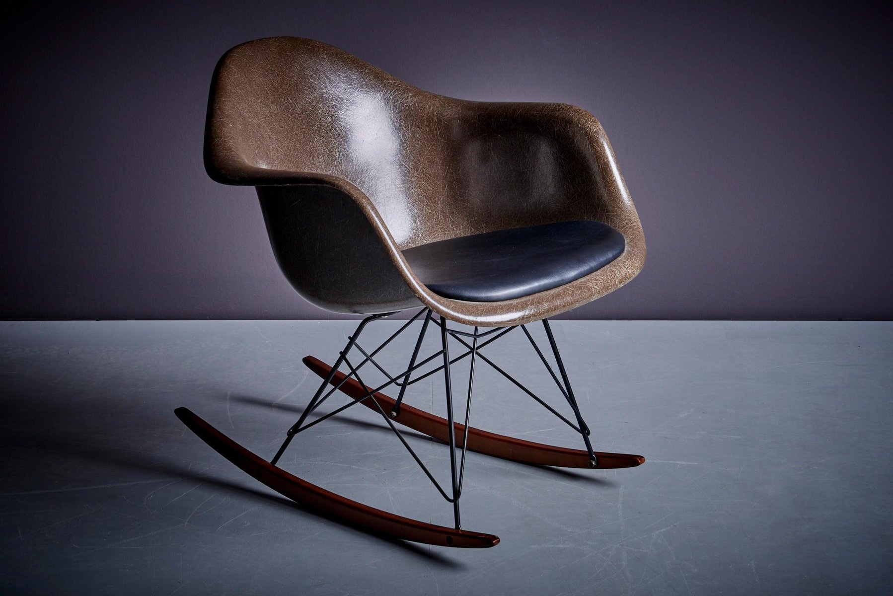 Rocking Chair by Ray & Charles Eames for Vitra, 1980s for sale at Pamono