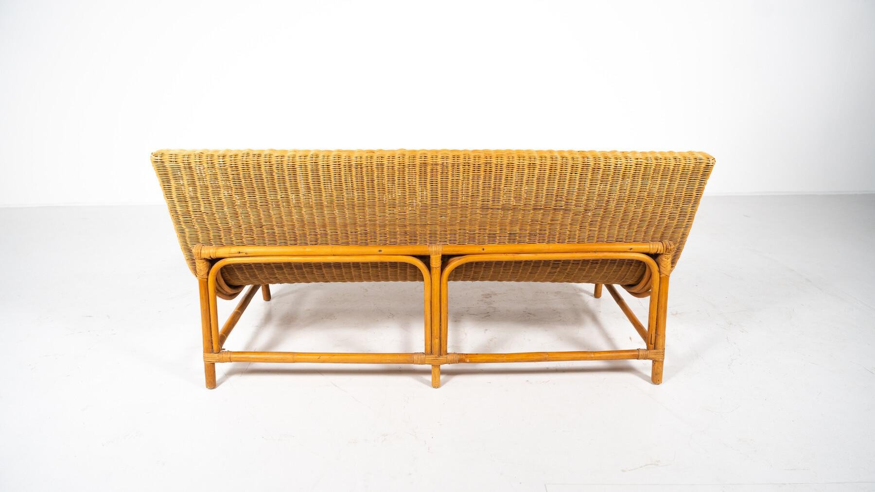 Mid-Century Modern Wicker Bench, Italy, 1970s for sale at Pamono