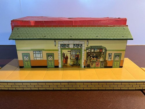 O Gauge Tin Plate Station in Box from Hornby for sale at Pamono