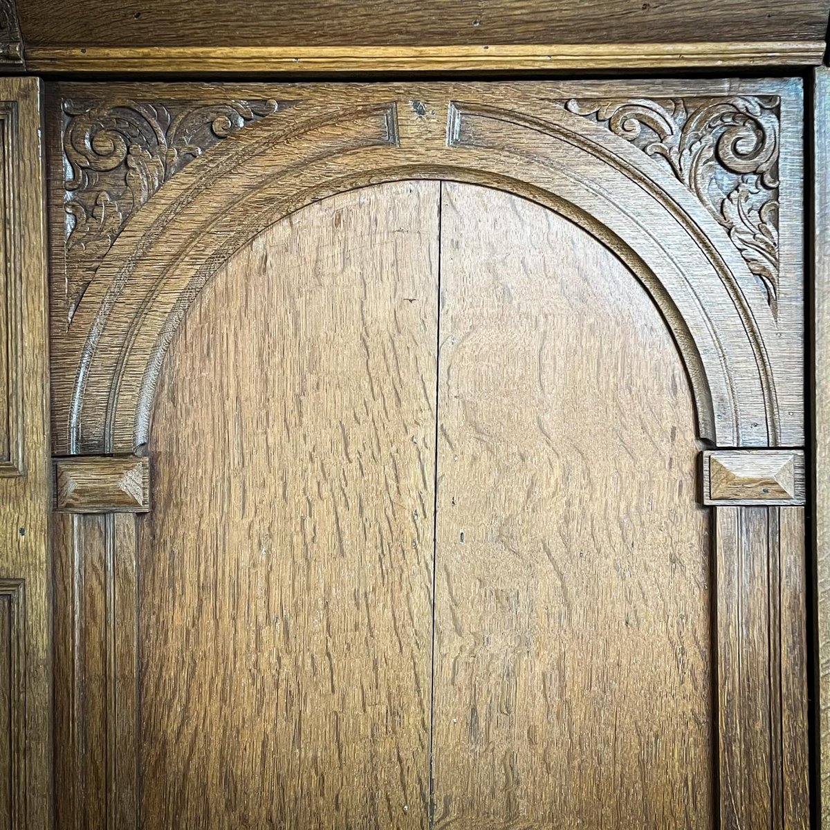 Antique German Oak Wardrobe, 1680 for sale at Pamono