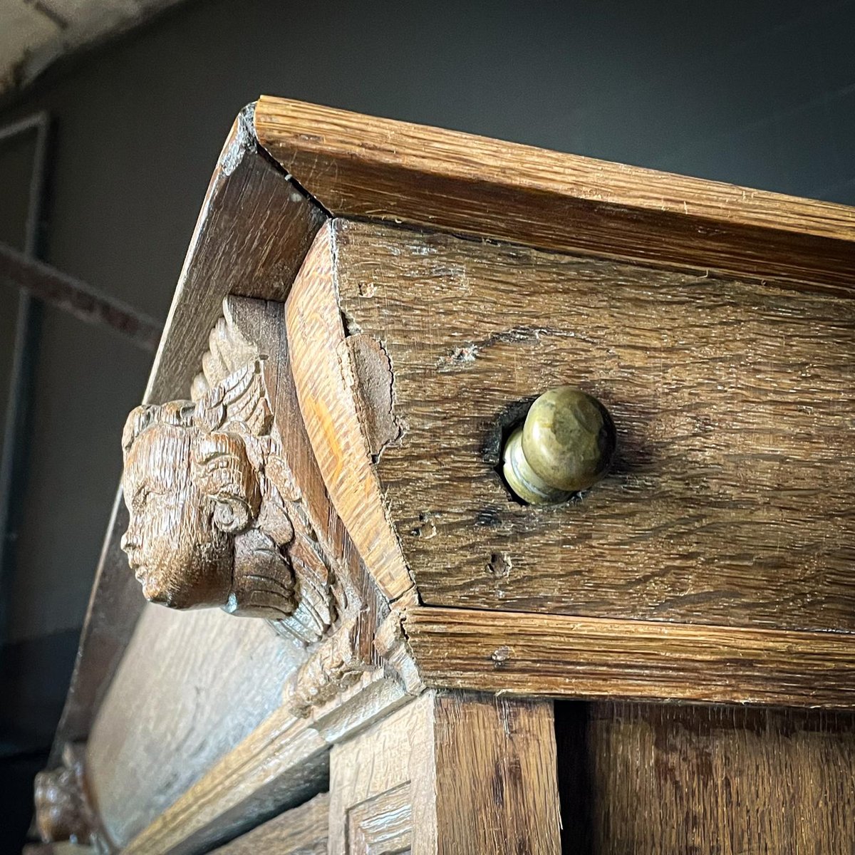 Antique German Oak Wardrobe, 1680 for sale at Pamono