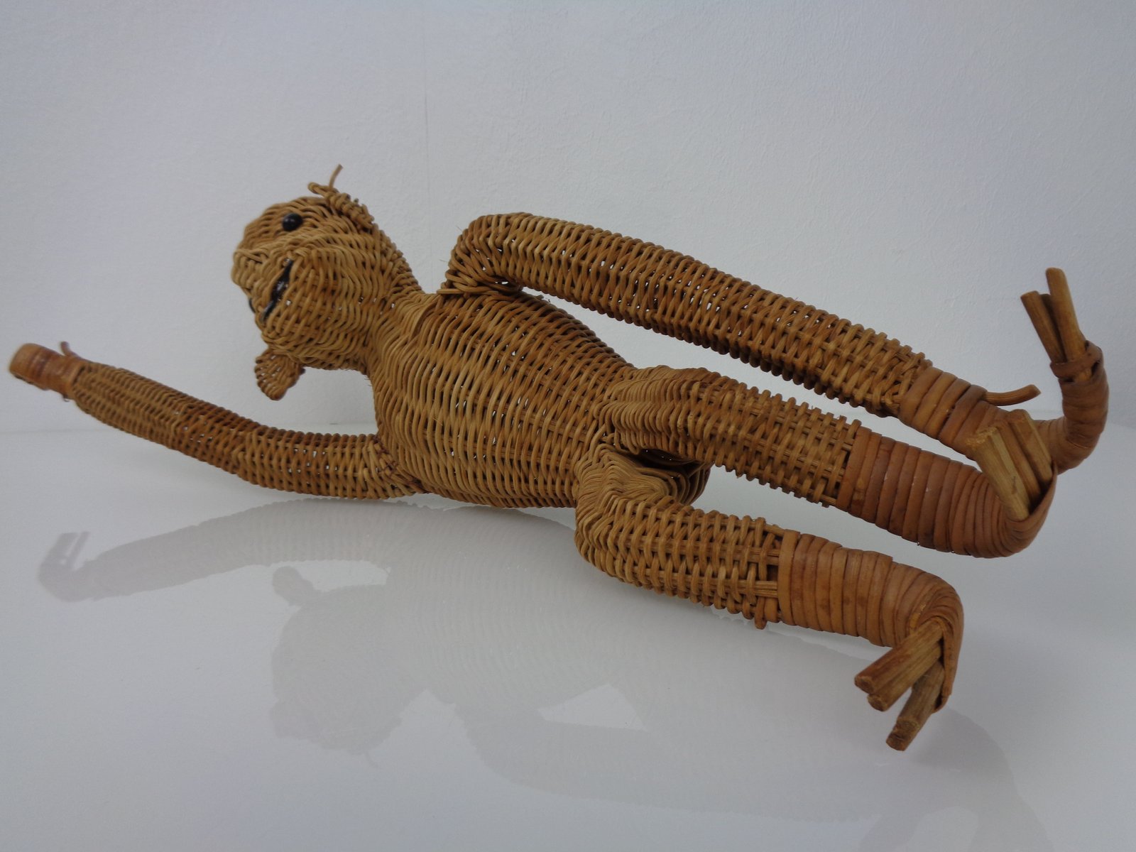 French Handmade Wicker Monkeys, 1960s, Set of 3 for sale at Pamono