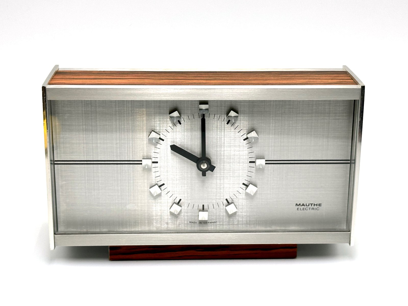 Mid-Century Electric Desk Clock from Mauthe, 1950s for sale at Pamono