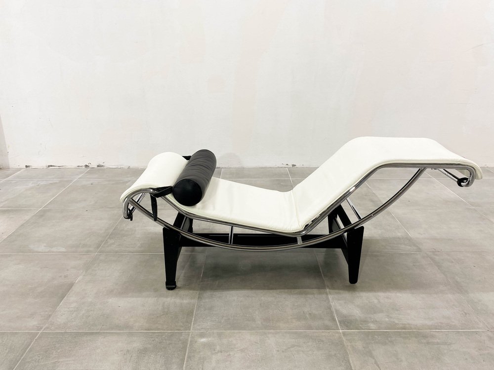 LC-4 Lounge Chair by Le Corbusier for Cassina for sale at Pamono