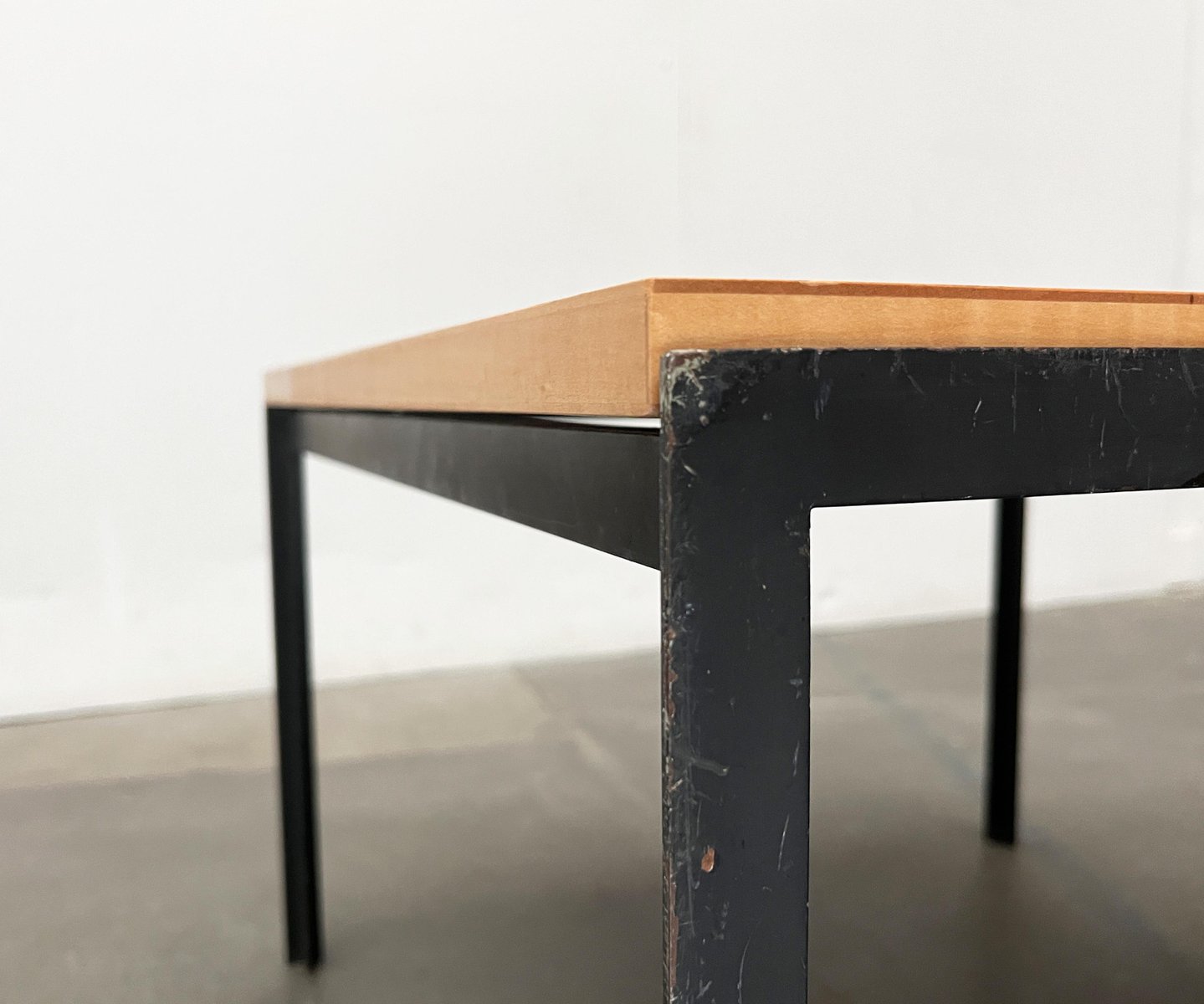 Mid-Century Minimalist Model T-Angle 306 Couch Side Table by Florence ...