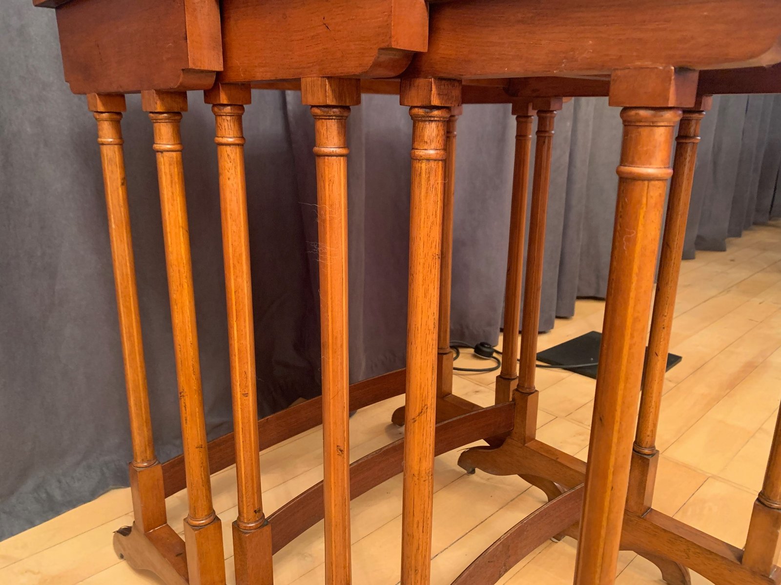 20th Century Edwardian Tables, 1890s, Set of 3 for sale at Pamono