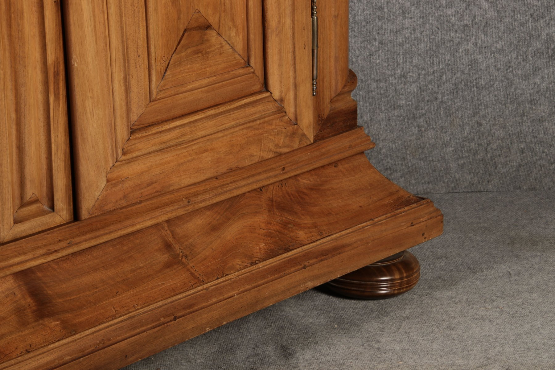 18th Century Baroque Walnut Nose Half Shaft Cabinet, 1750s for sale at ...