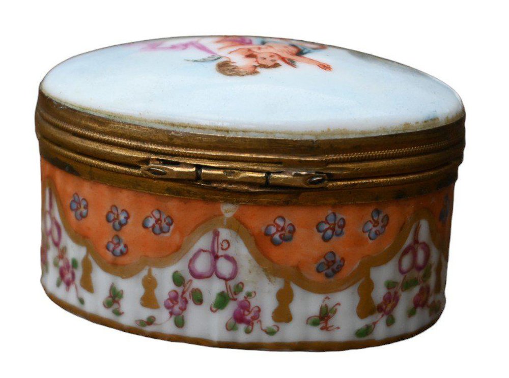 Samson Meissen Style Porcelain Snuff Box for sale at Pamono