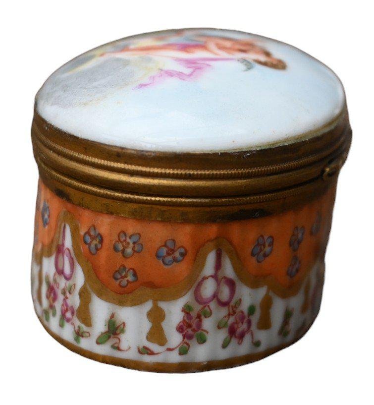 Samson Meissen Style Porcelain Snuff Box for sale at Pamono