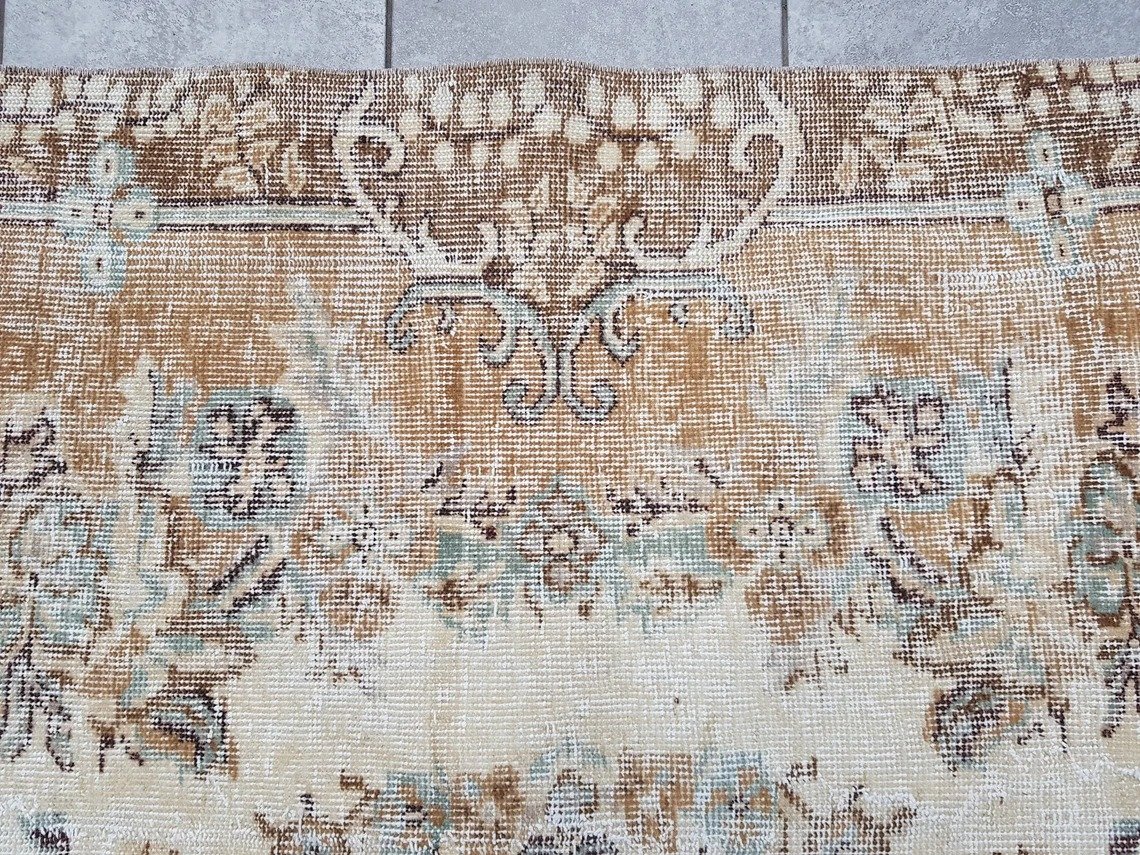 Turkish Beige Area Rug, 1960s for sale at Pamono