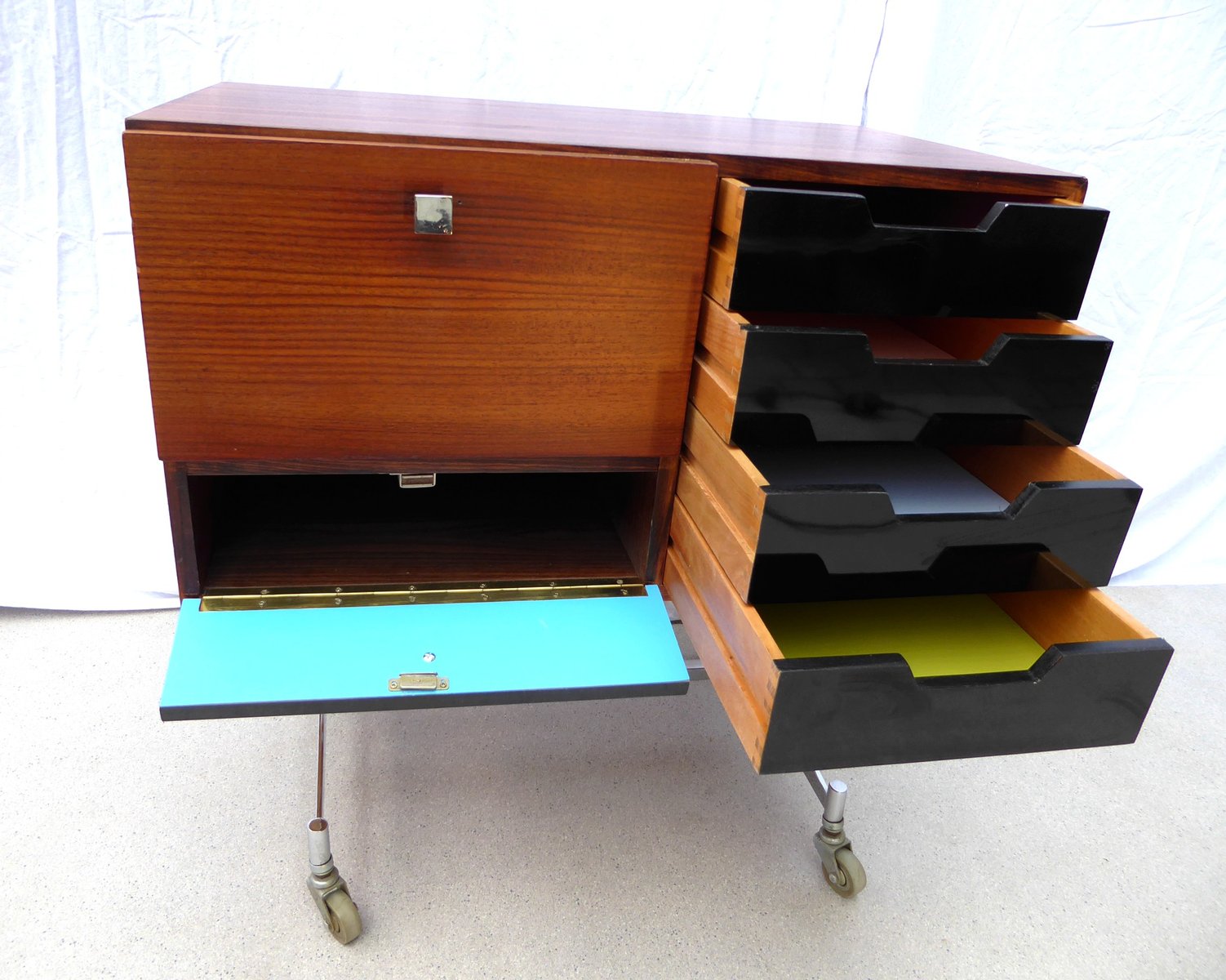Small Chest of Drawers on Wheels, 1960s for sale at Pamono