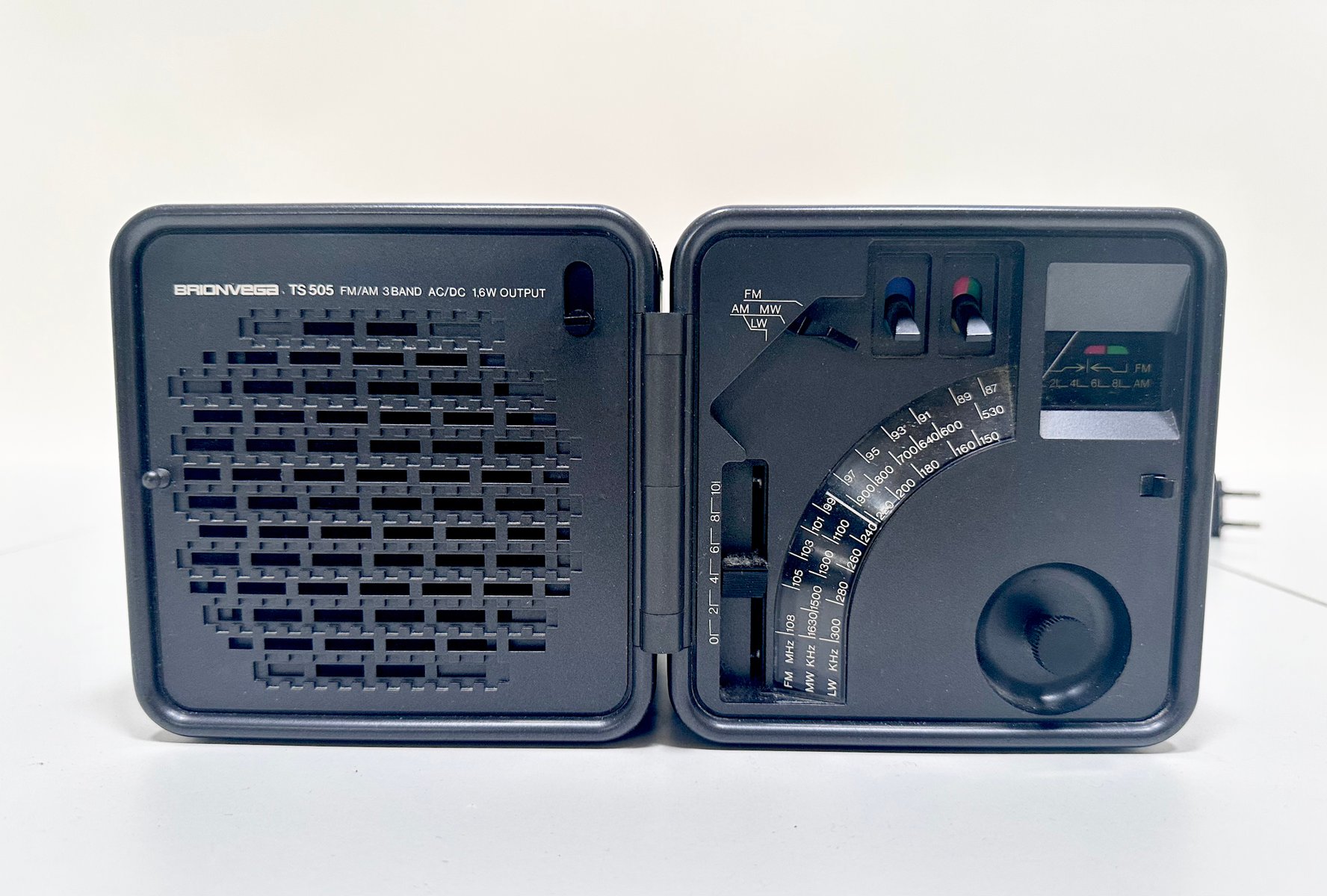 Ts 505 Portable Cube Radio by Richard Sapper & Maro Zanuso for ...