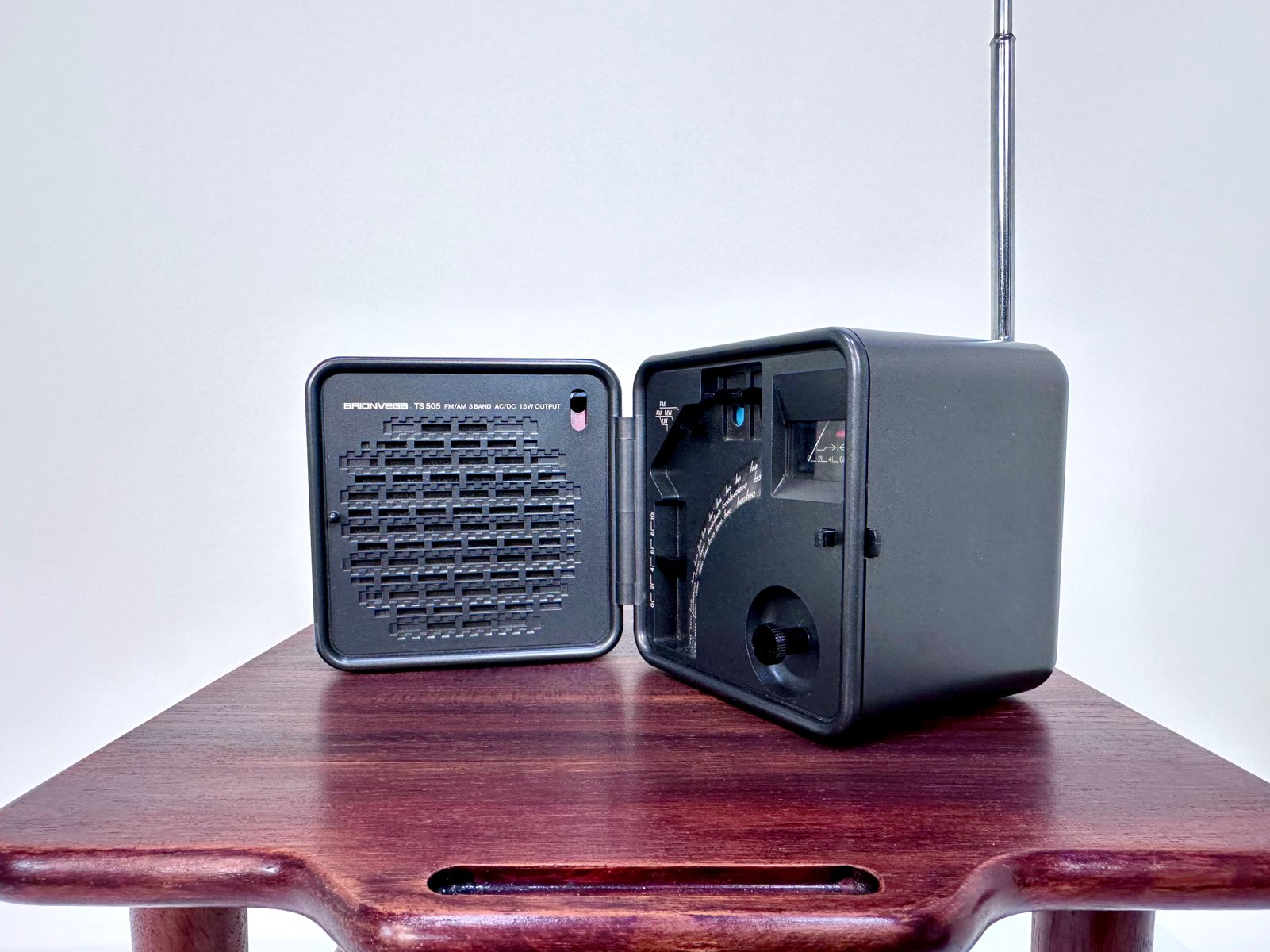 Ts 505 Portable Cube Radio by Richard Sapper & Maro Zanuso for ...