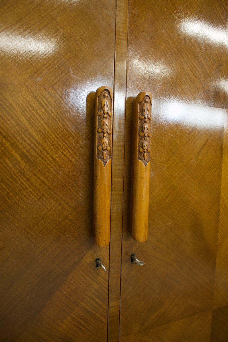 British Art Deco Burr Walnut Wardrobe, 1930s for sale at Pamono