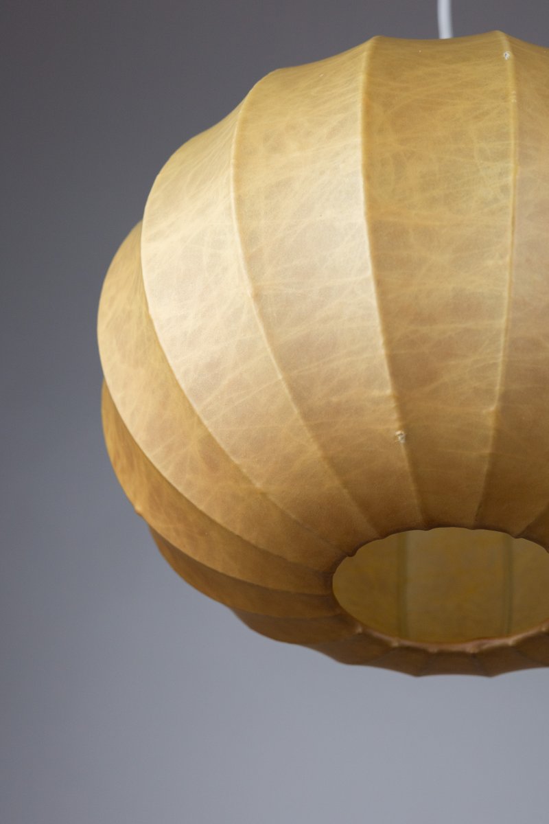 Small Mid-Century Italian Modern Cocoon Resin Lamp for sale at Pamono