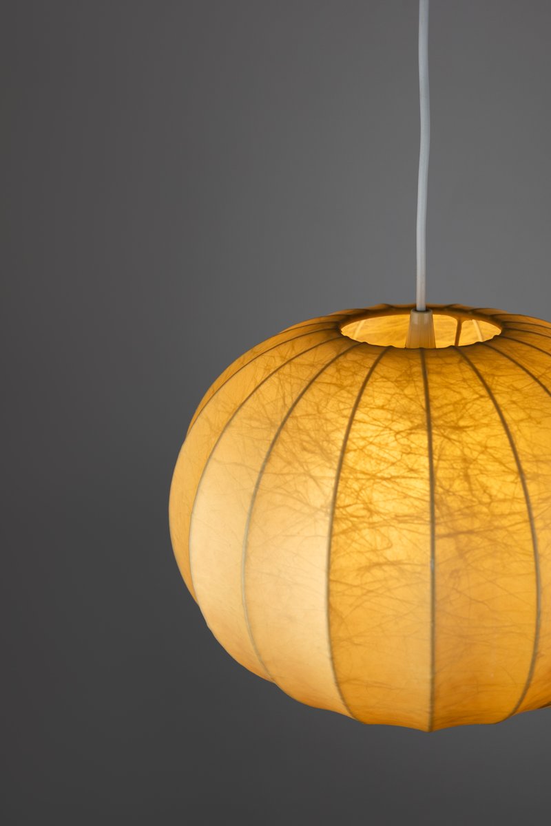 Small Mid-Century Italian Modern Cocoon Resin Lamp for sale at Pamono