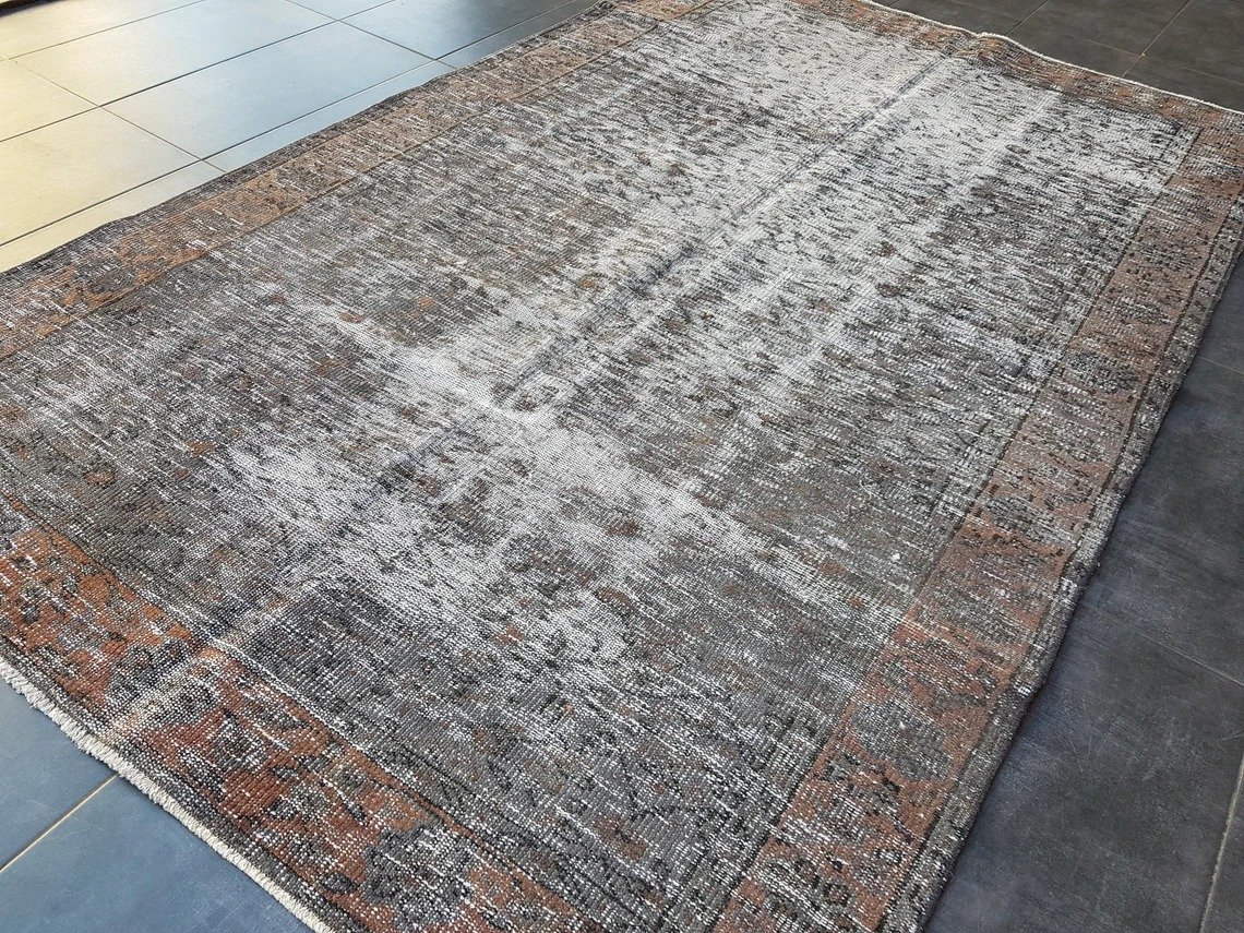 Vintage Turkish Gray and Brown Rug, 1960s for sale at Pamono