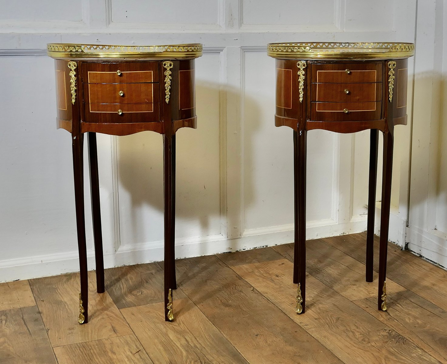 French Oval Side Tables, 1920s, Set of 2 for sale at Pamono