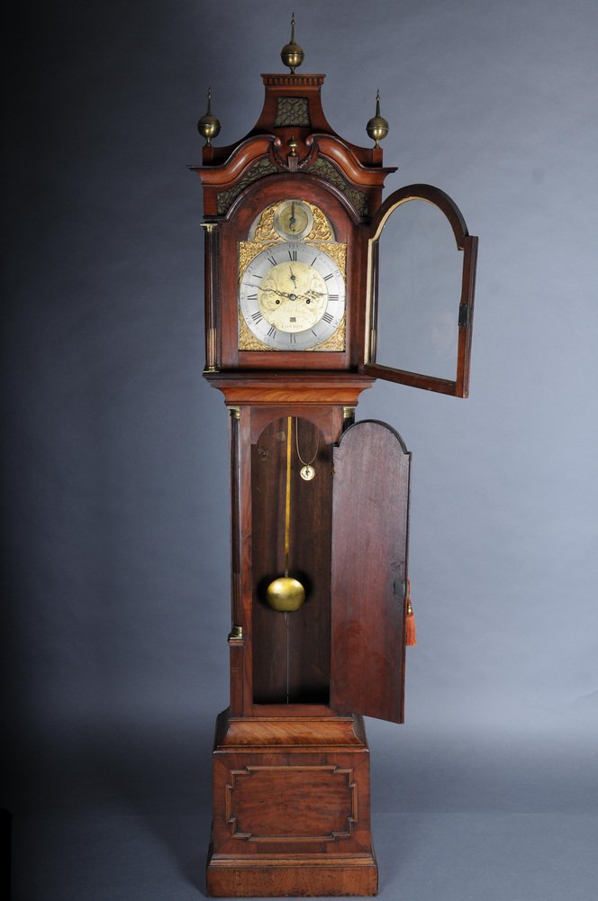 Antique English Grandfather Clock in Mahogany, 18th Century for sale at ...