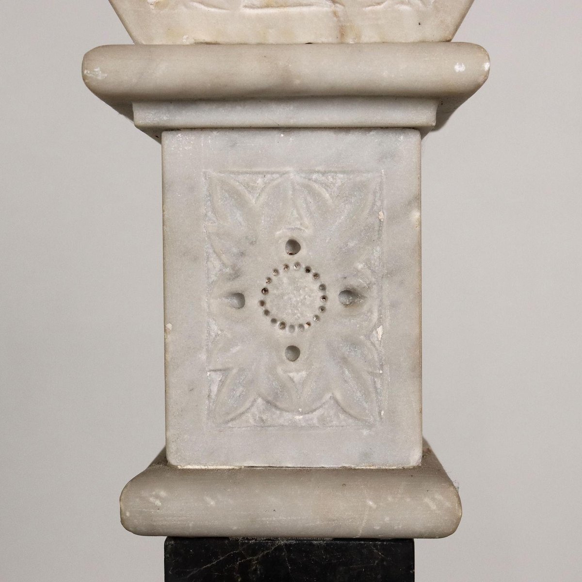 19th Century Neo-Renaissance Marble Column, Italy for sale at Pamono