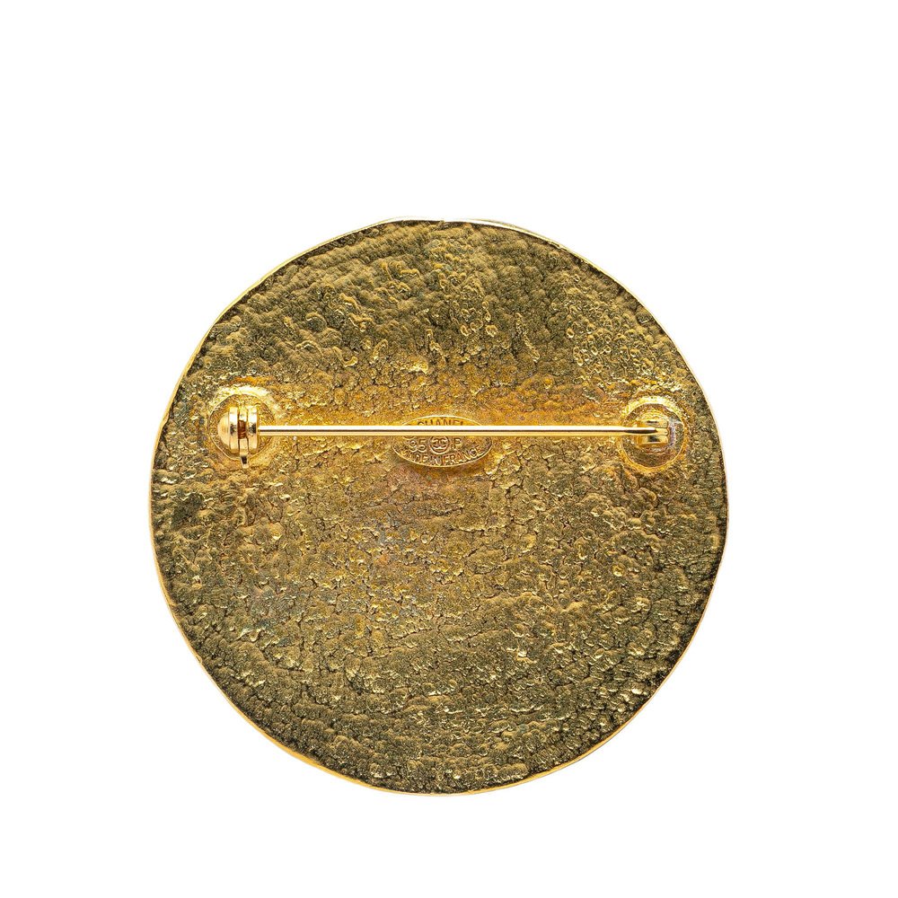 CC Round Brooch from Chanel for sale at Pamono